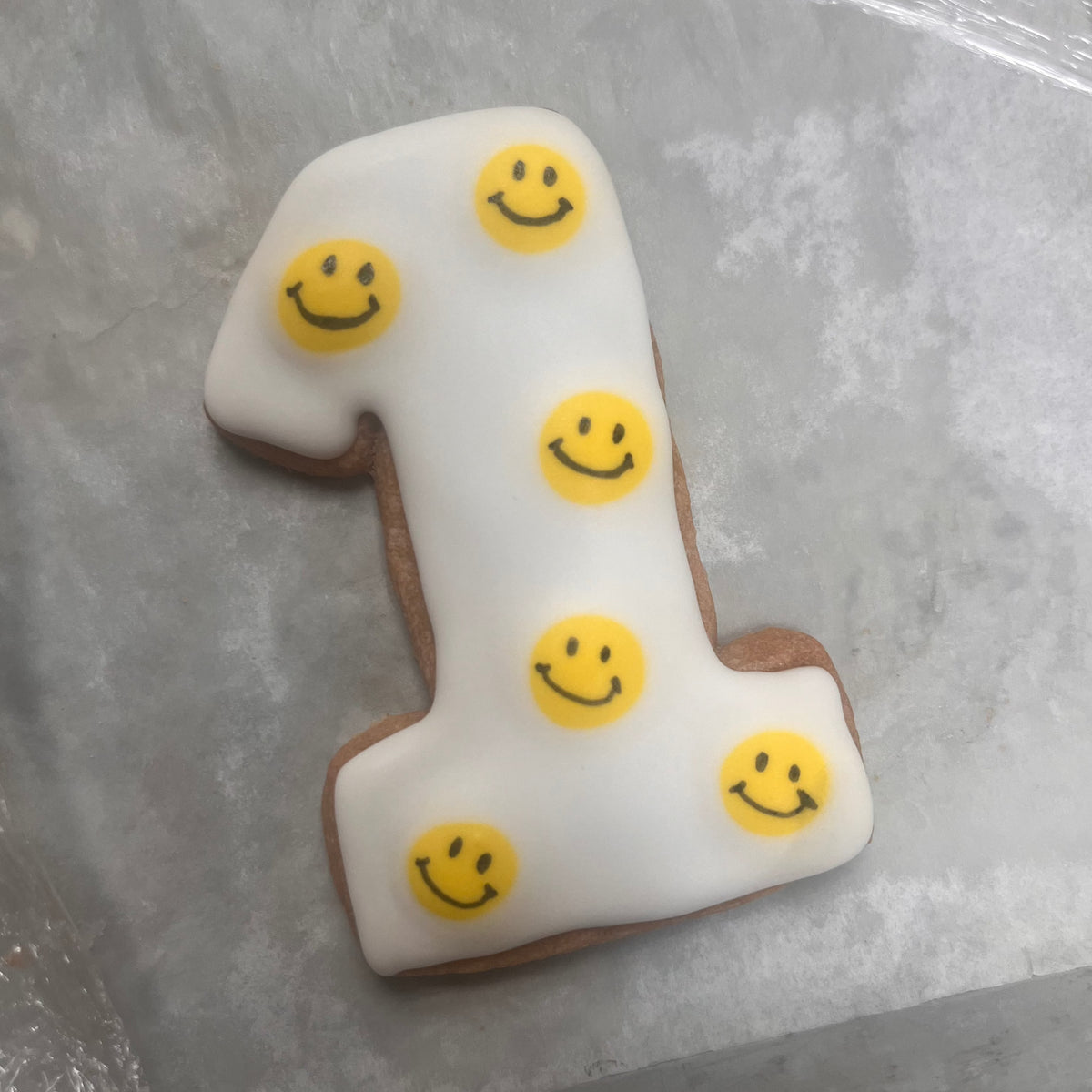 One Shaped Smiley Face Sugar Cookies – Padoca Bakery