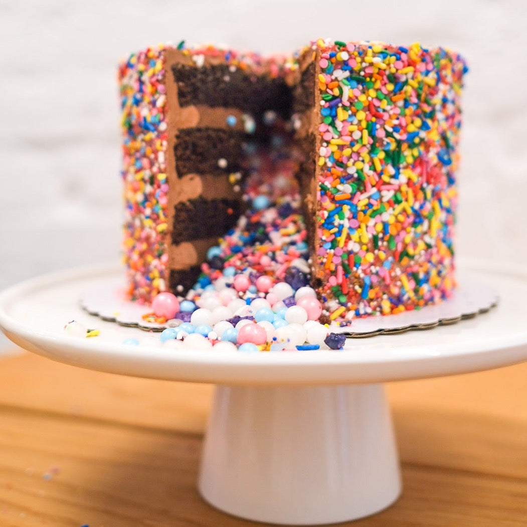 Sprinkle Explosion Cake – Padoca Bakery